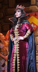 Linda Lusardi Autographs | Celebrities